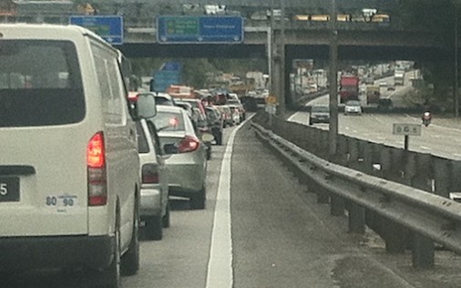 Traffic almost at standstill following MRR2 flash flood - Citizens Journal