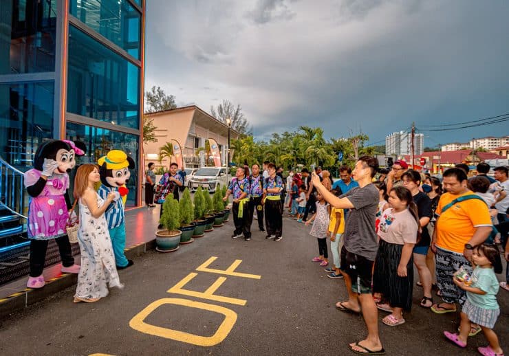 Ferringhi Walk: Shopping and dining by the beach - Citizens Journal