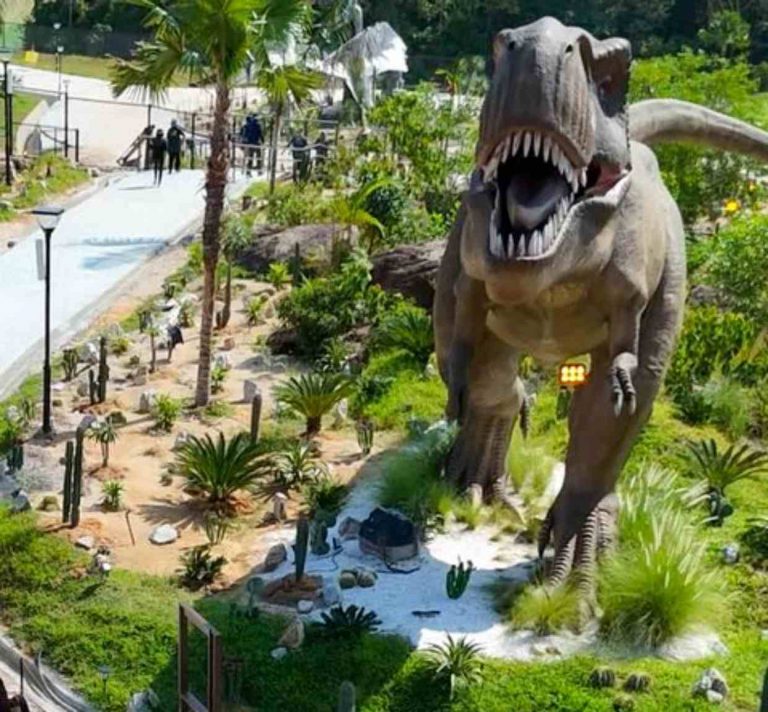 Dino Desert: Malaysia’s largest dinosaur theme park now open - Citizens ...
